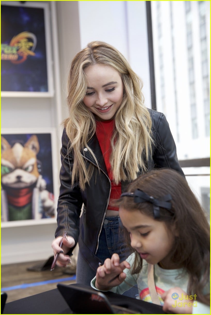 Sabrina Carpenter Becomes Art Professor For Nintendo's New Disney Art ...