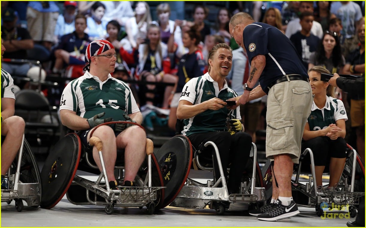 Shawn Johnson & Derek Hough Battle In Jaguar Land Rover Wheelchair ...