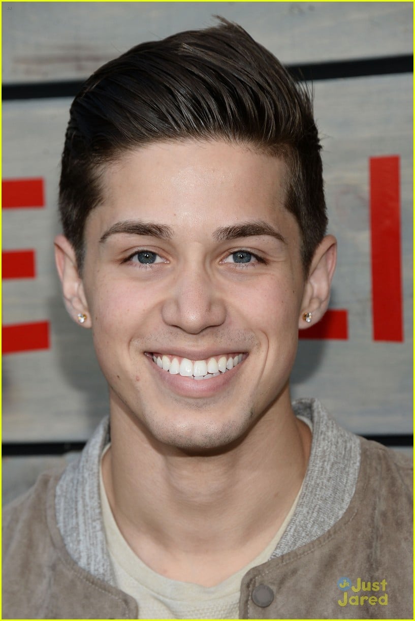 Taylor Rouviere Hits Premiere Of 'Bloodline' Season Two! | Photo 976388 ...