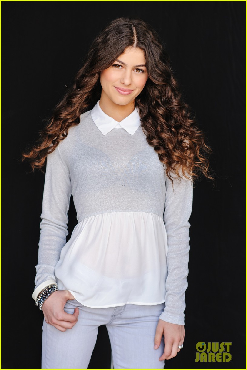 Bloodline's Taylor Rouviere is a Huge Taylor Swift Fan & More Fun Facts ...