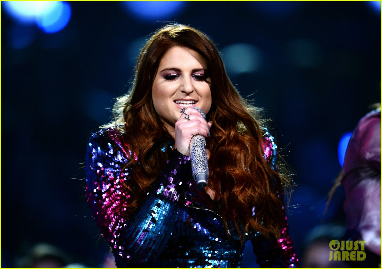 Meghan Trainor's Billboard Music Awards 2016 Performance of 'No ...