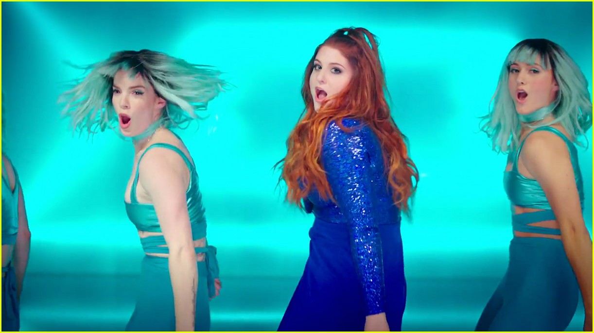 Meghan Trainor Posts Photoshopped 'Me Too' Photo Alongside Real Version ...