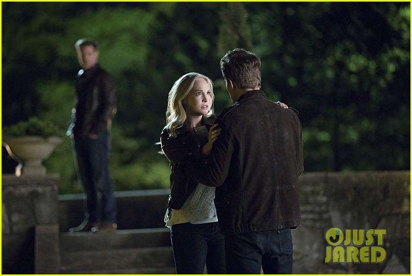Full Sized Photo Of Vampire Diaries Season Finale Promo Elena Call 07