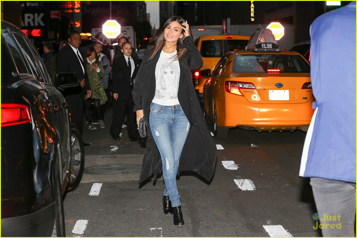 Victoria Justice Grabs Dinner Out in NYC After 'Rocky Horror' Trailer ...