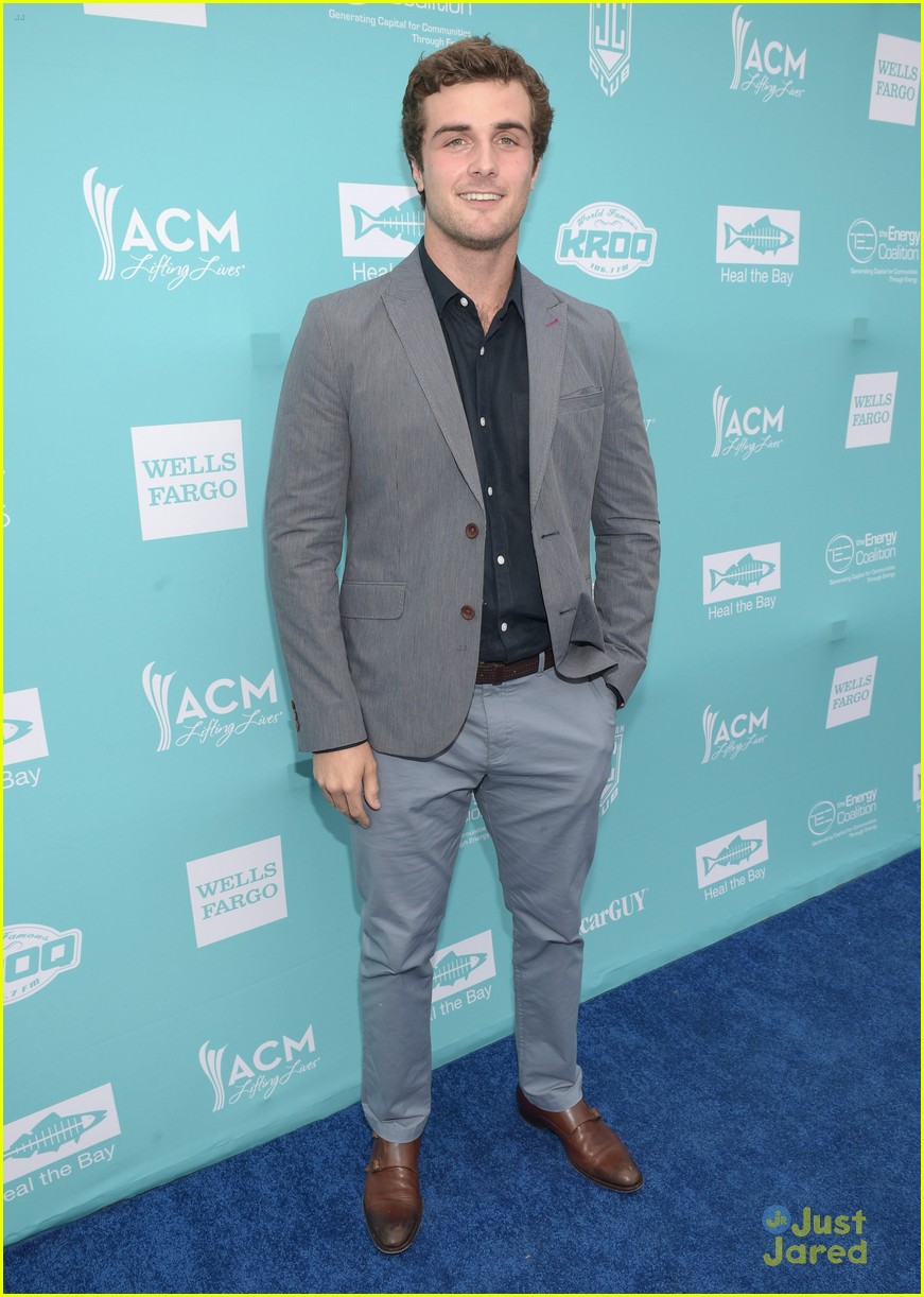 Beau Mirchoff Hits Heal The Bay's Bring Back The Beach Gala | Photo ...