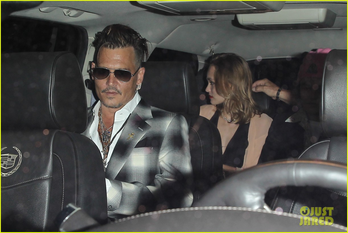 Lily-Rose Depp Grabs Dinner With Dad Johnny Depp | Photo 990258 - Photo ...