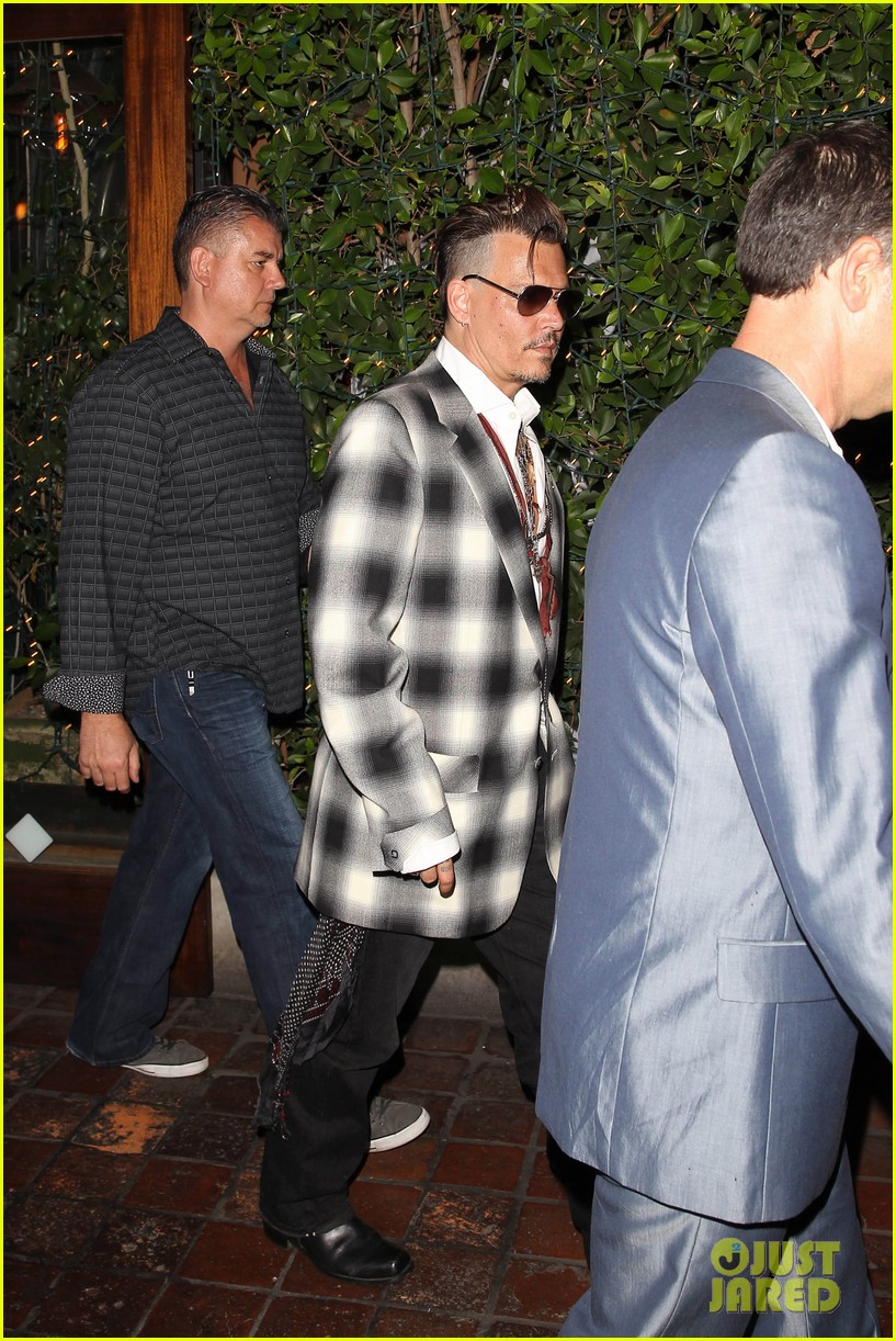 Lily-Rose Depp Grabs Dinner With Dad Johnny Depp | Photo 990274 - Photo ...