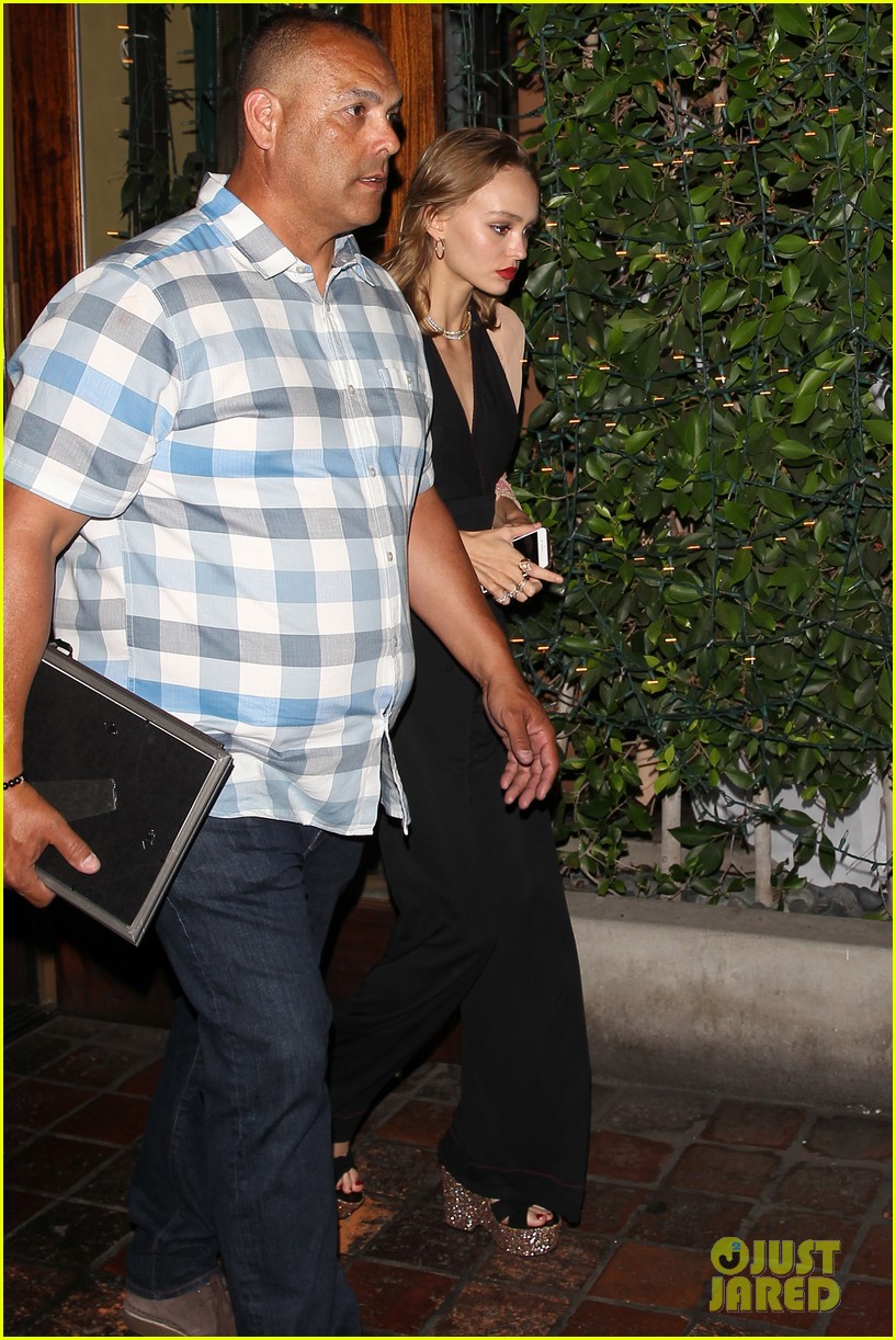 Full Sized Photo of johnny depp has family dinner with lily rose 21 ...