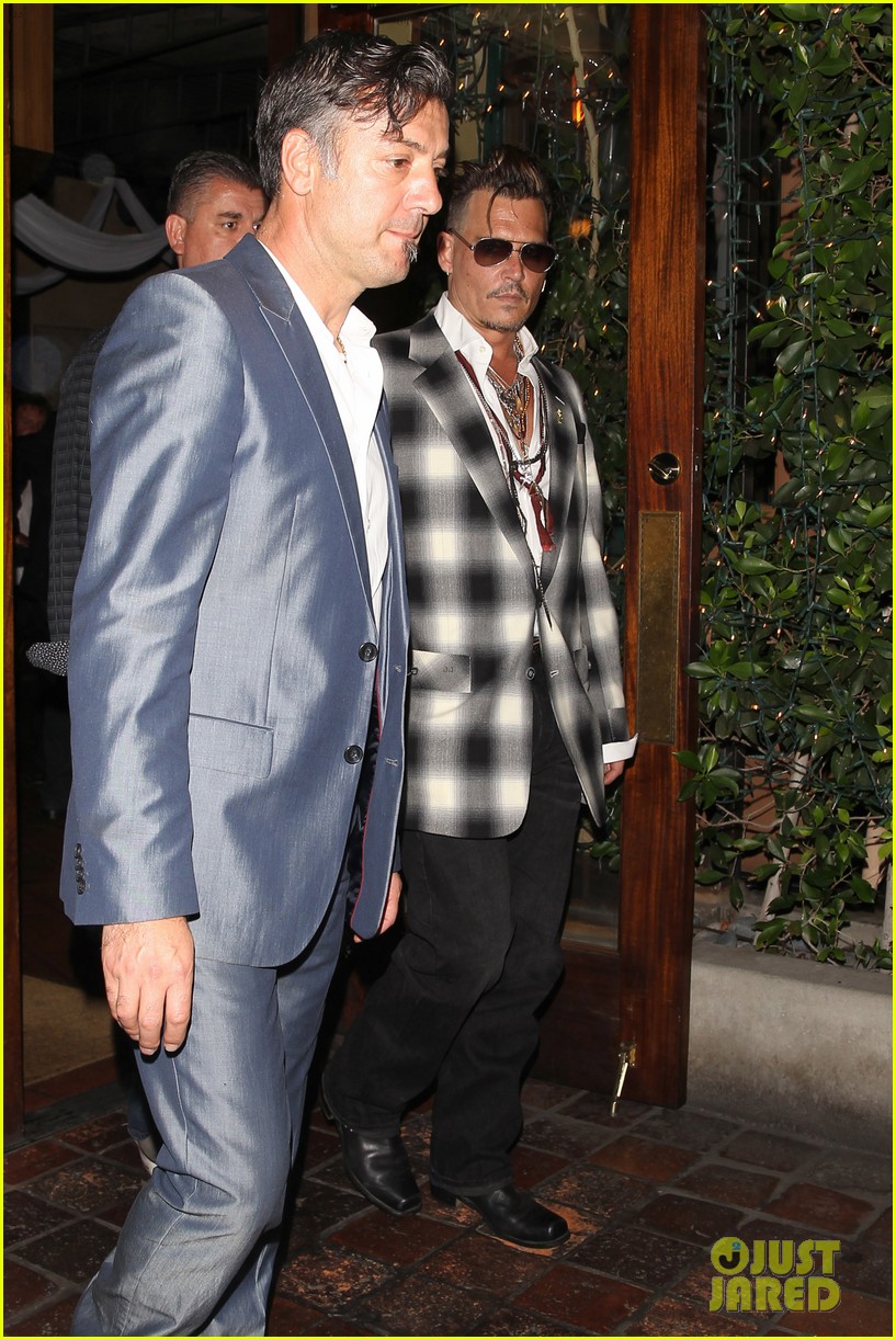 Lily-Rose Depp Grabs Dinner With Dad Johnny Depp | Photo 990281 - Photo ...