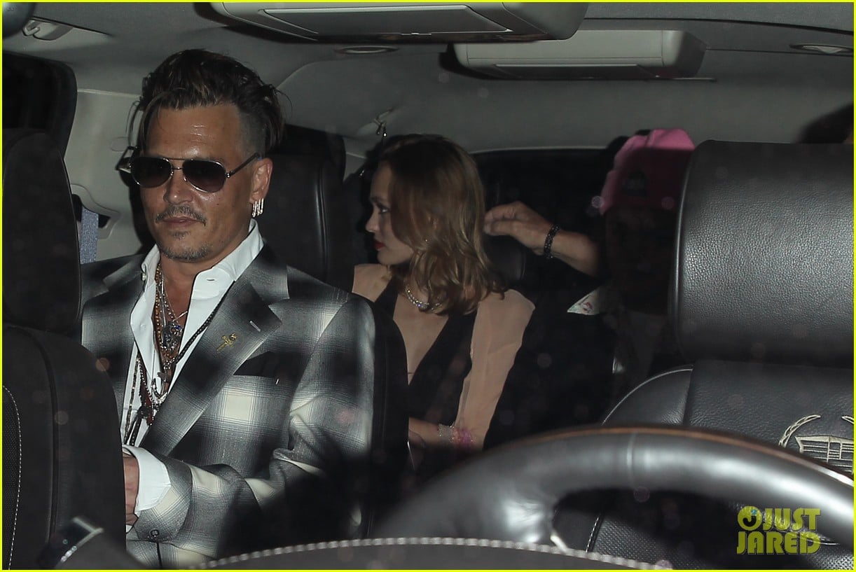 Lily-Rose Depp Grabs Dinner With Dad Johnny Depp | Photo 990288 - Photo ...