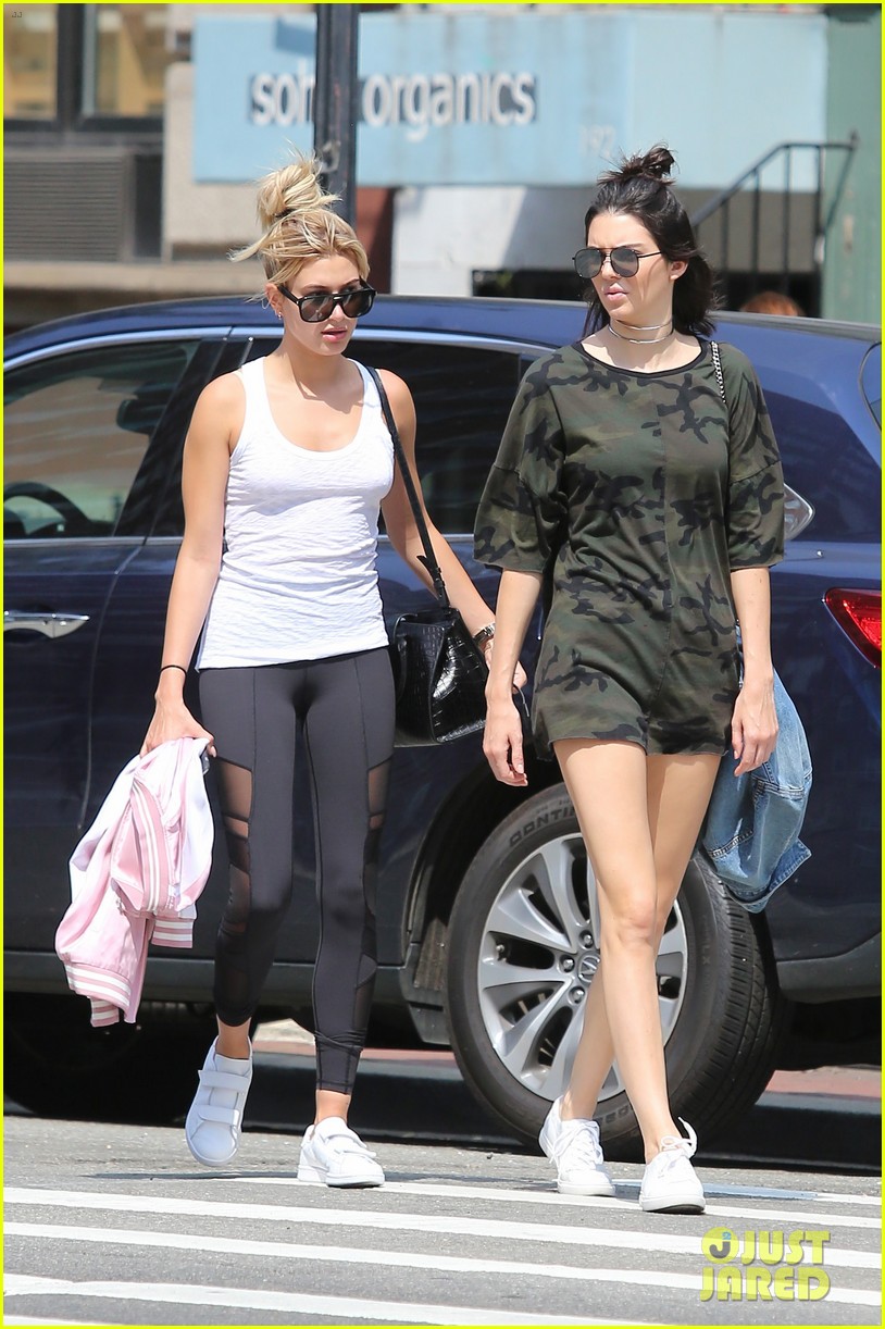 Hailey Baldwin Calls Drake a 'Great Friend' | Photo 986585 - Photo ...