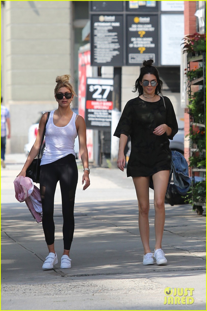 Hailey Baldwin Calls Drake a 'Great Friend' | Photo 986589 - Photo ...