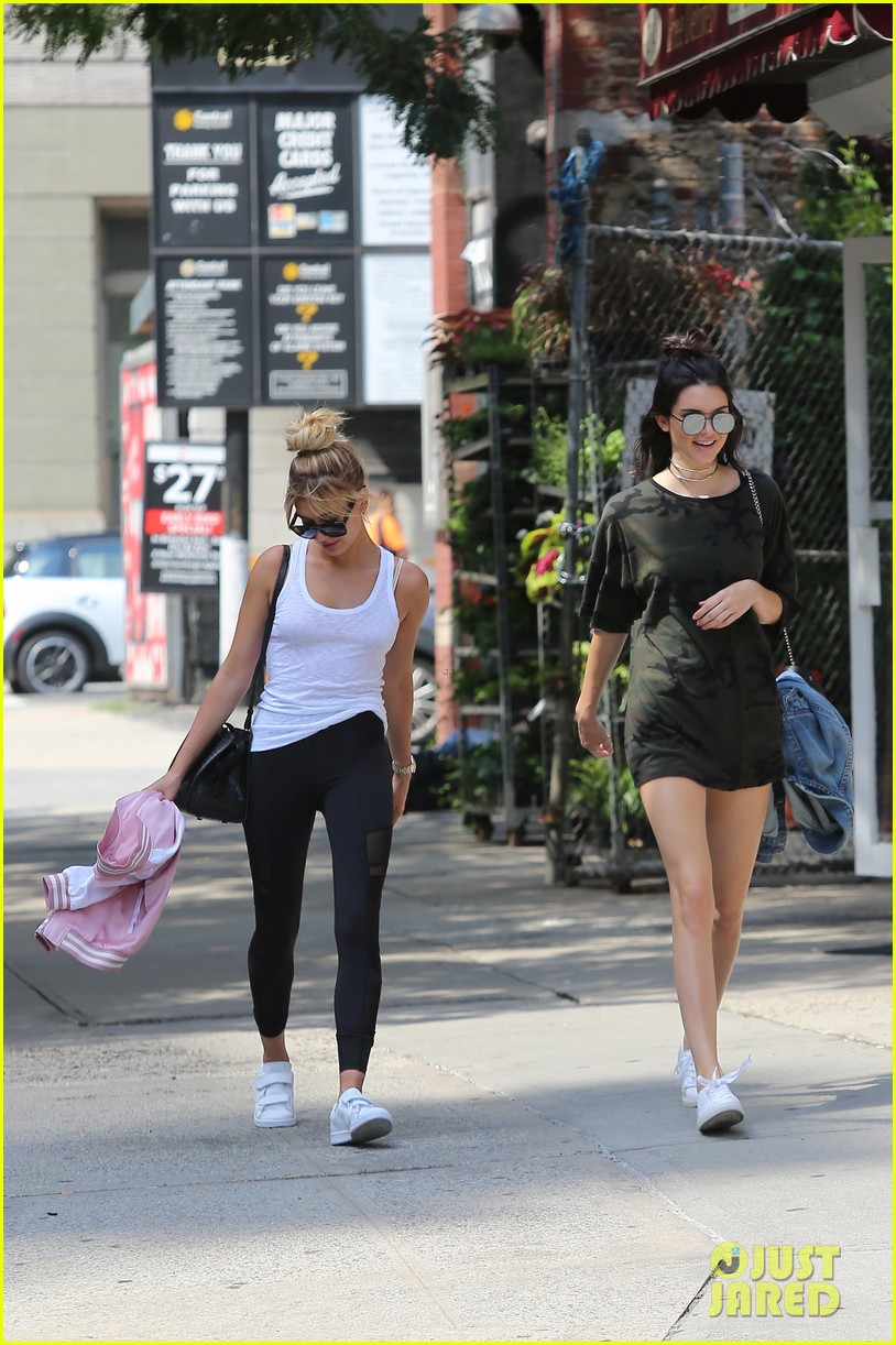 Hailey Baldwin Calls Drake a 'Great Friend' | Photo 986606 - Photo ...