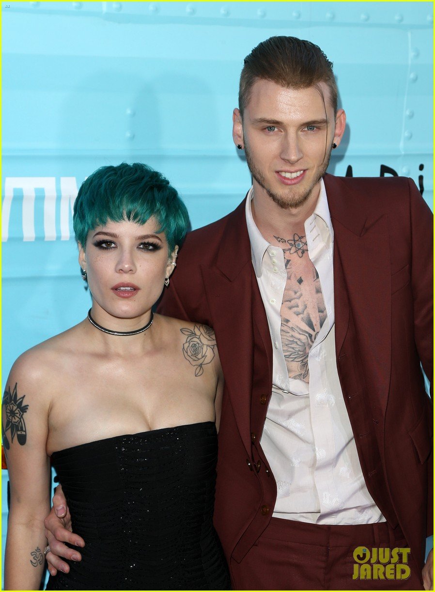 Halsey & Machine Gun Kelly Hit 'Roadies' Premiere Together | Photo ...
