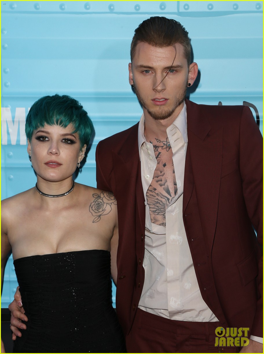 Halsey & Machine Gun Kelly Hit 'Roadies' Premiere Together | Photo ...