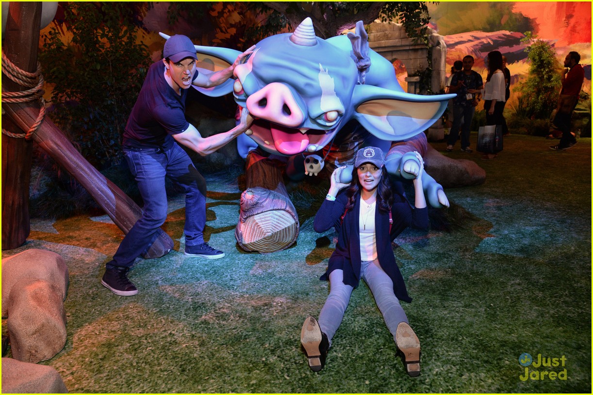 Italia Ricci Jokes She Should Have A Nintendo-Themed Wedding with ...