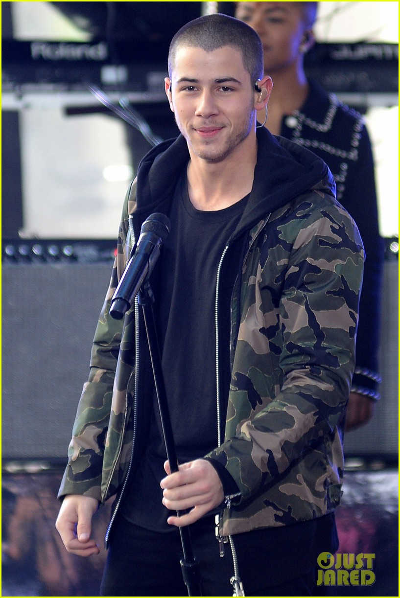 Nick Jonas Lifts Up His Shirt for Isabel Lucas in Exclusive 'Careful ...