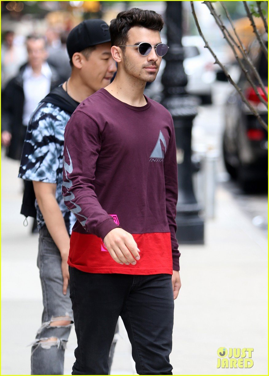 Joe Jonas' New Song May Be Too Personal for DNCE Album | Photo 979668 ...