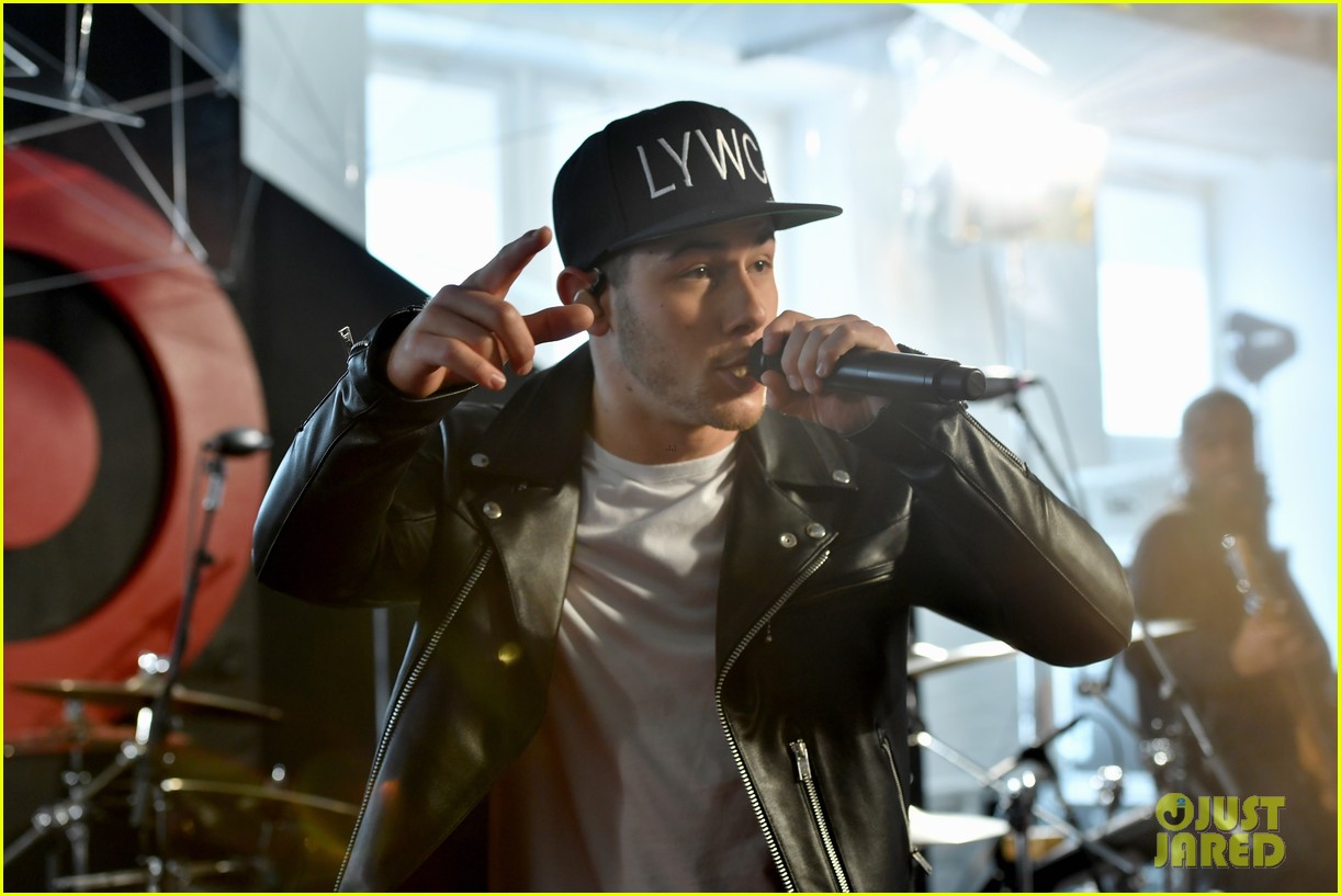 Listen to Nick Jonas' Stream of 'Last Year Was Complicated' | Photo ...