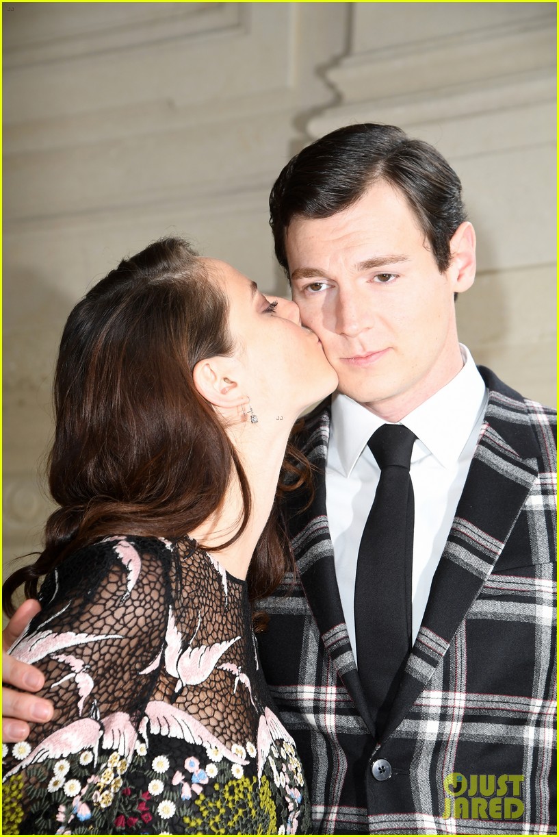 Full Sized Photo of kaya scodelario pregnant ben walker valentino show ...