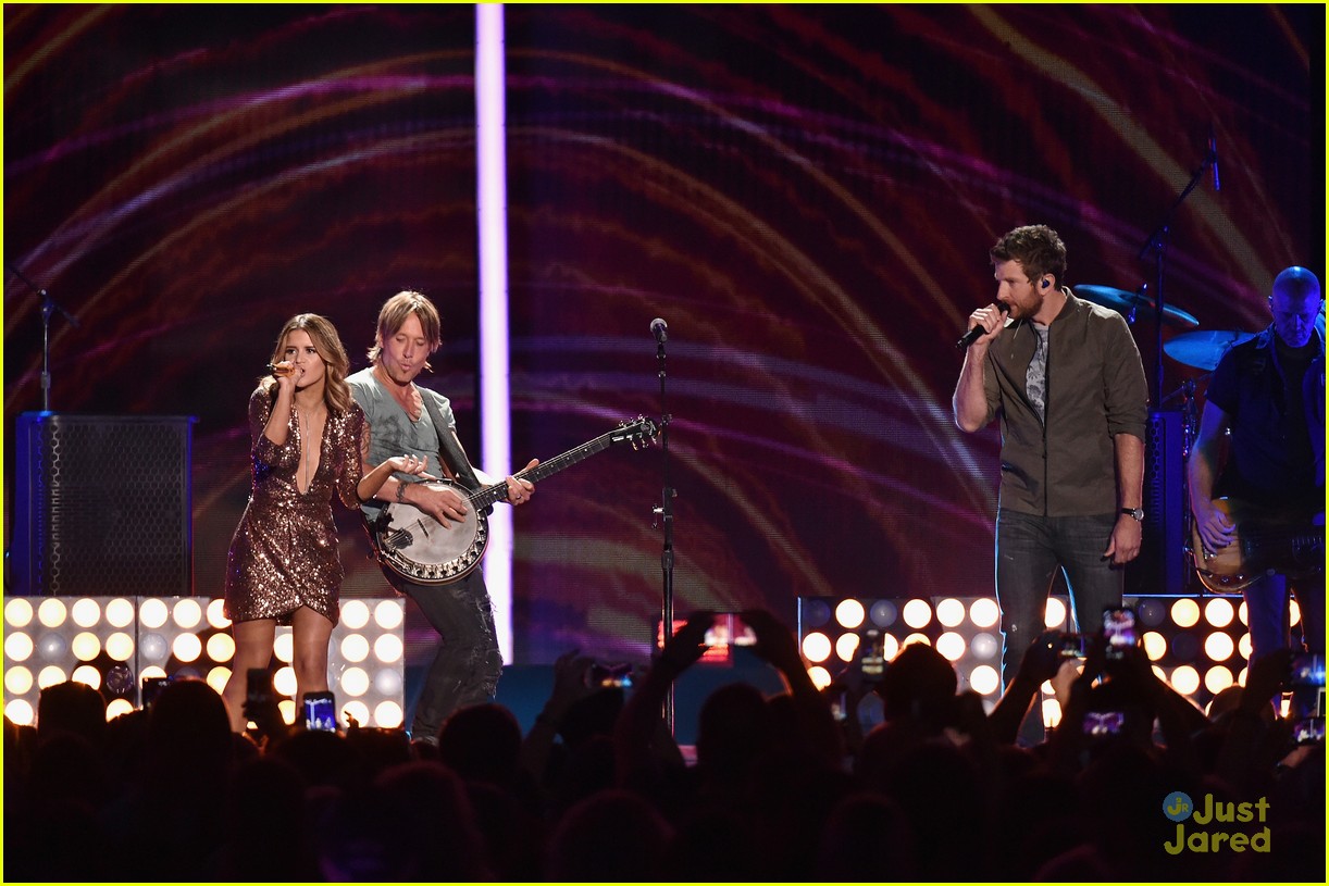 Full Sized Photo of maren morris cassadee pope cmt awards performance ...