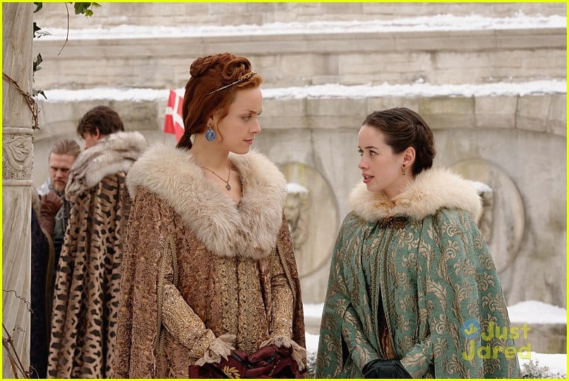 Mary Hides Her True Identity Upon Arrival To Scotland on 'Reign ...