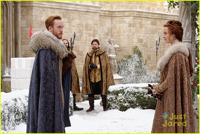 Mary Hides Her True Identity Upon Arrival To Scotland on 'Reign ...