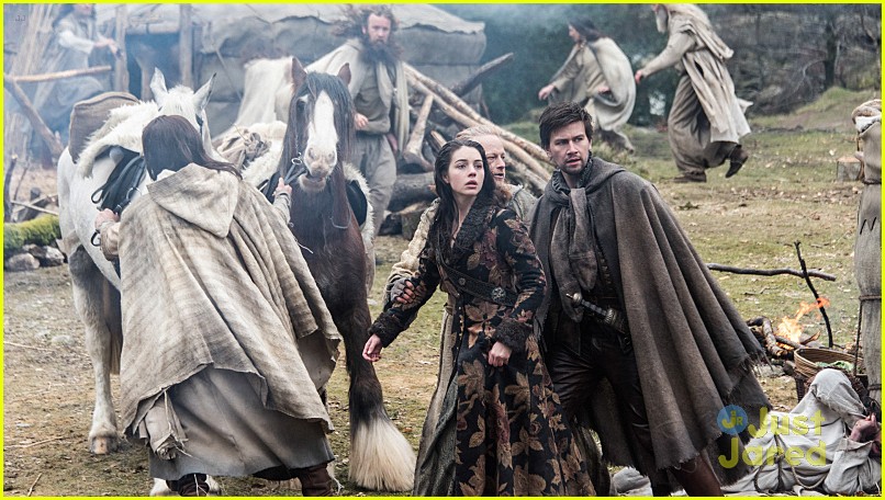 Mary Hides Her True Identity Upon Arrival To Scotland on 'Reign ...