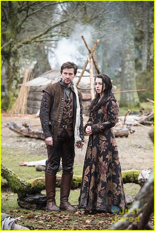 Mary Hides Her True Identity Upon Arrival To Scotland on 'Reign ...