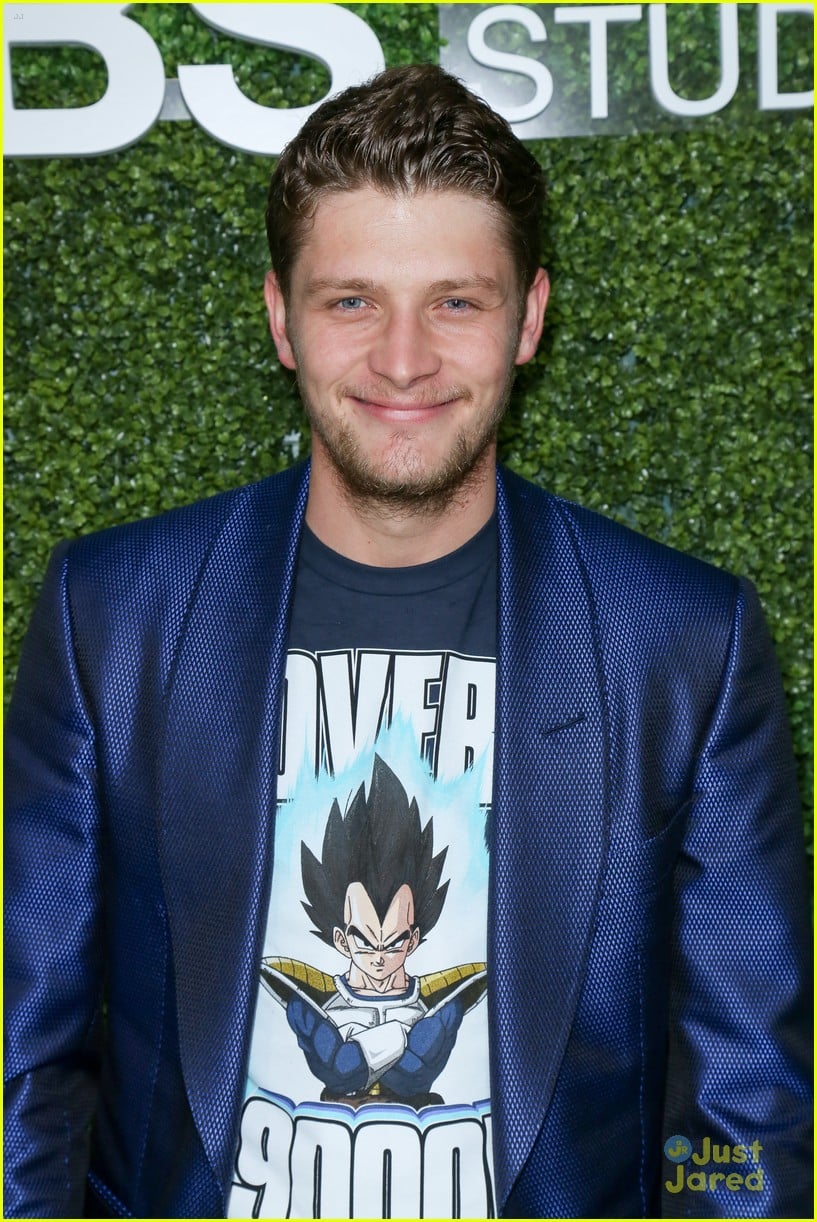 Adelaide Kane, Rachel Skarsten & Yael Grobglas Glam Up CBS' Summer ...