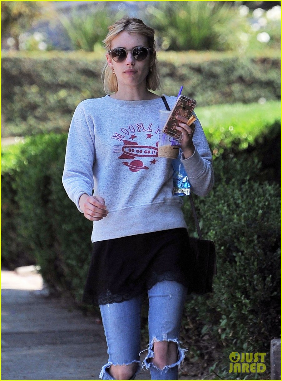 Emma Roberts Jokes Around with a Friend on Instagram! | Photo 988163 ...