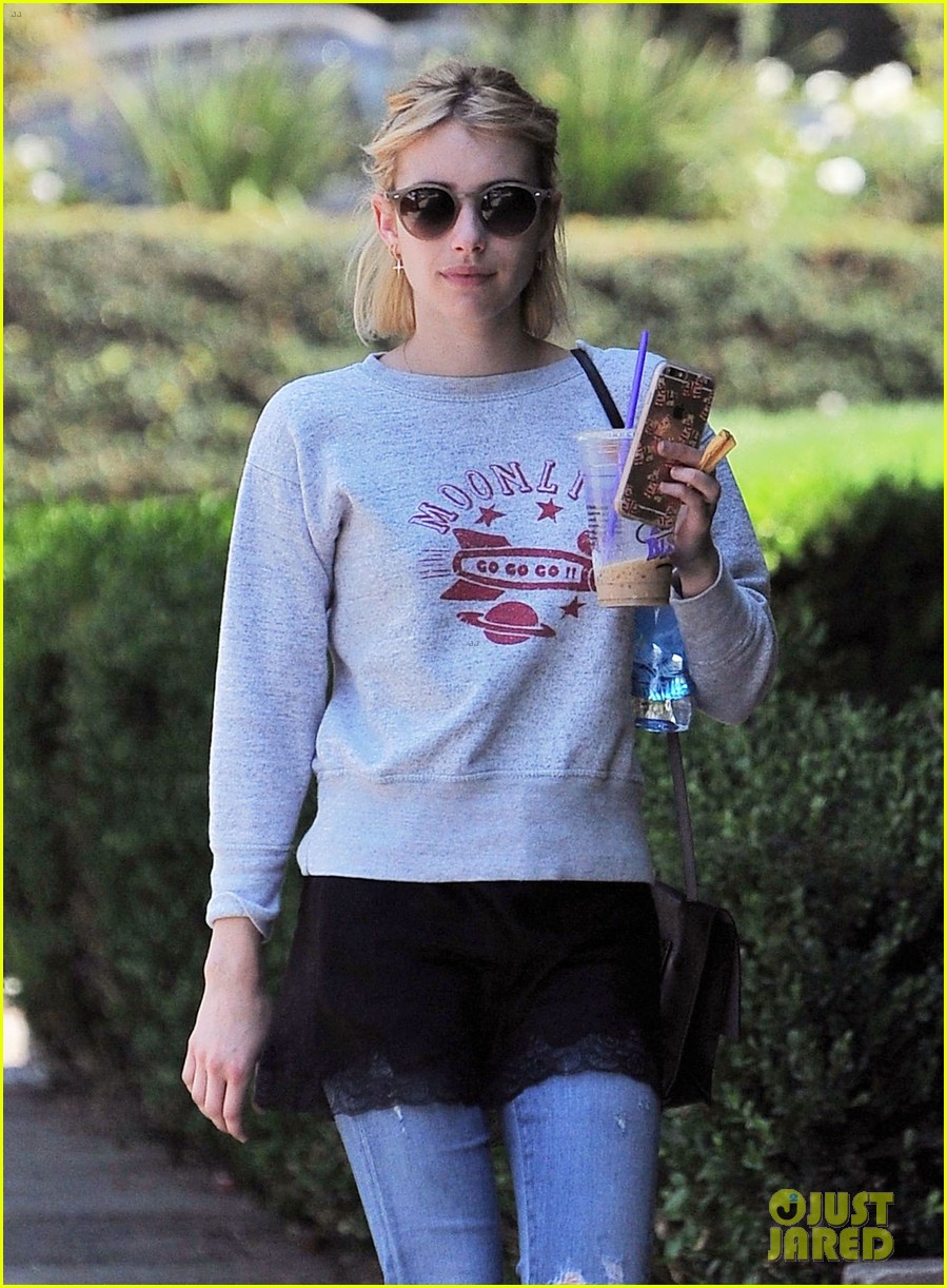 Emma Roberts Jokes Around with a Friend on Instagram! | Photo 988189 ...