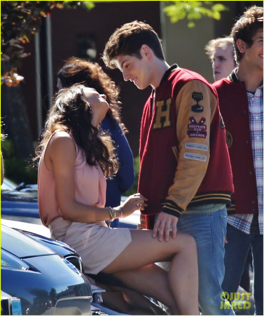 Ross Lynch Skateboards on the 'Status Update' Set With Gregg Sulkin ...