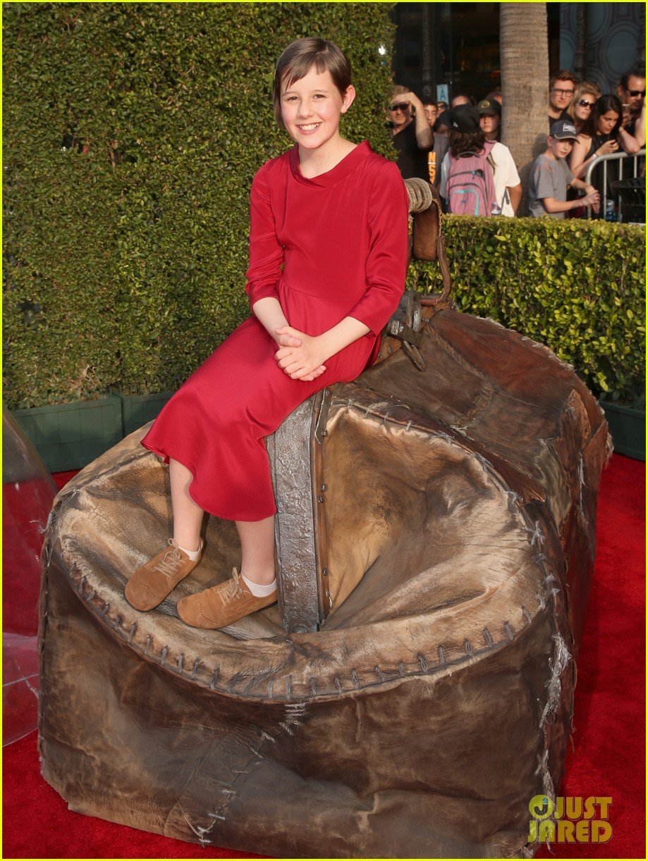 Ruby Barnhill Brings 'The BFG' to Hollywood | Photo 987268 - Photo ...