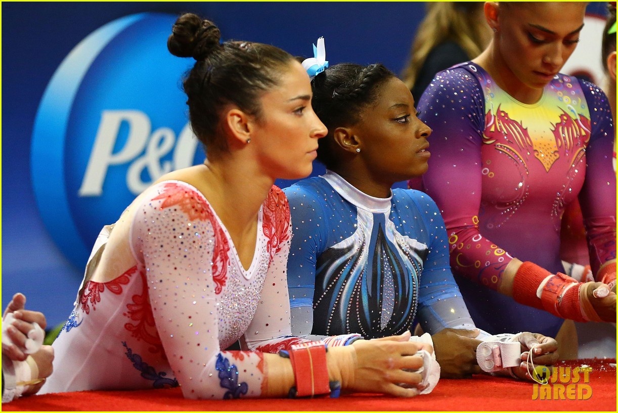 Gymnast Simone Biles Breaks Record at P&G Gymnastics Championships 2016 ...