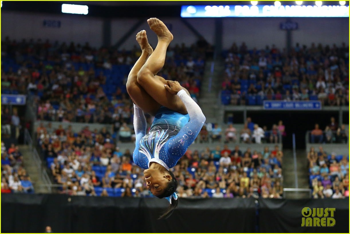 Gymnast Simone Biles Breaks Record at P&G Gymnastics Championships 2016 ...