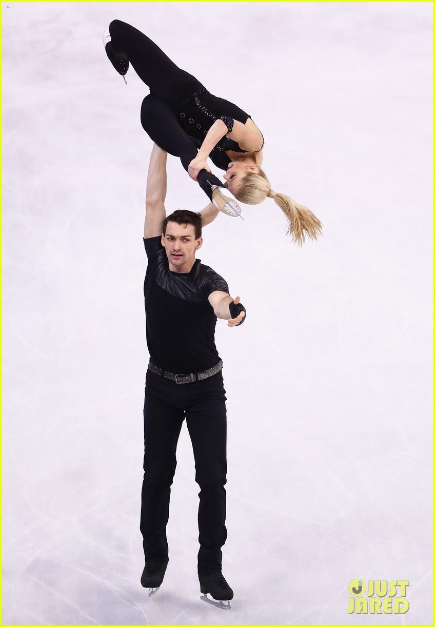 Figure Skating Duo Alexa Scimeca & Chris Knierim Get Married! | Photo ...