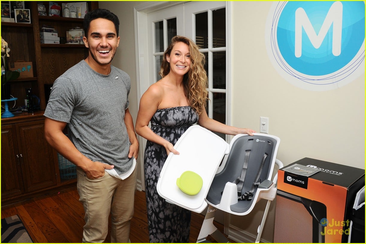 Alexa PenaVega & Husband Carlos Shop For Baby Items! | Photo 993583 - Photo Gallery | Just Jared Jr.