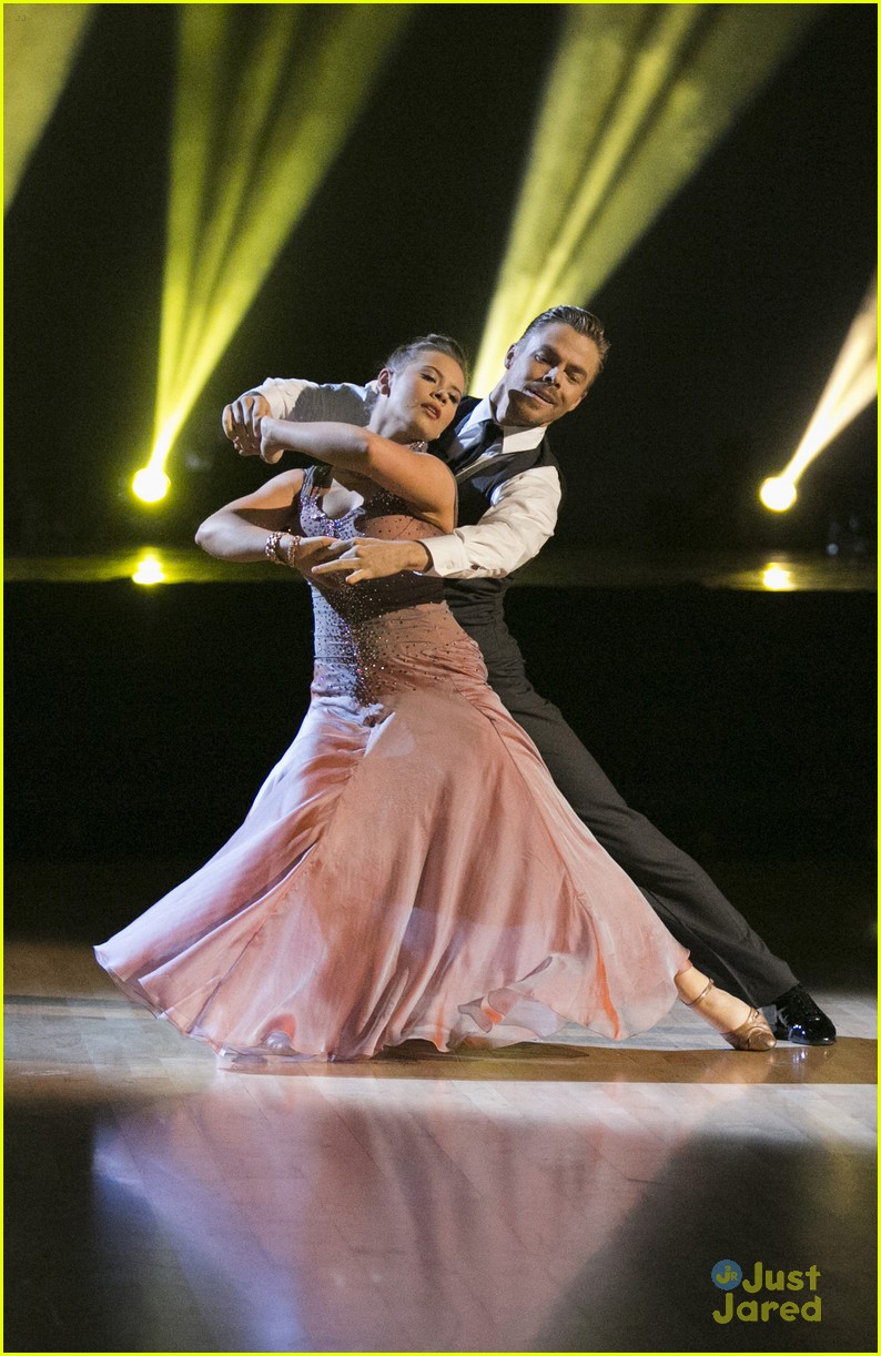 Bindi Irwin & Derek Hough React To His 2016 Emmy Nomination | Photo ...