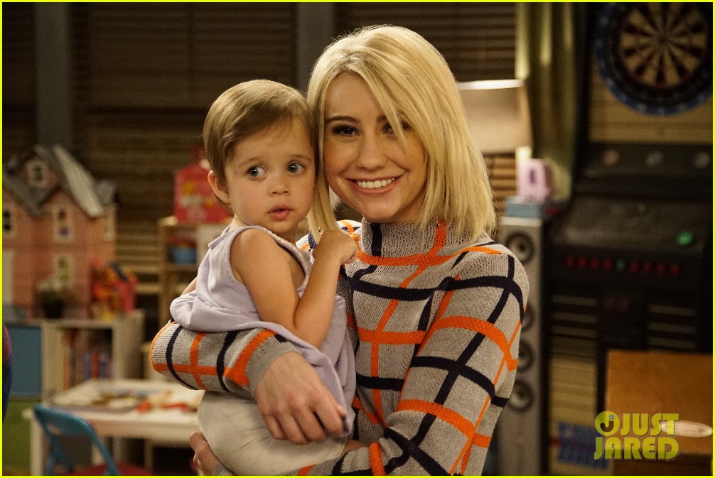 Ben & Riley Kiss on Tonight's 'Baby Daddy'! | Photo 991850 - Photo ...