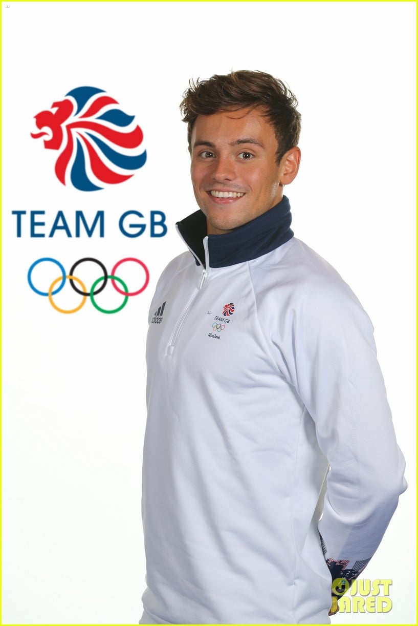 Tom Daley Poses in His Team GB Olympic Apparel! | Photo 991358 - Photo ...