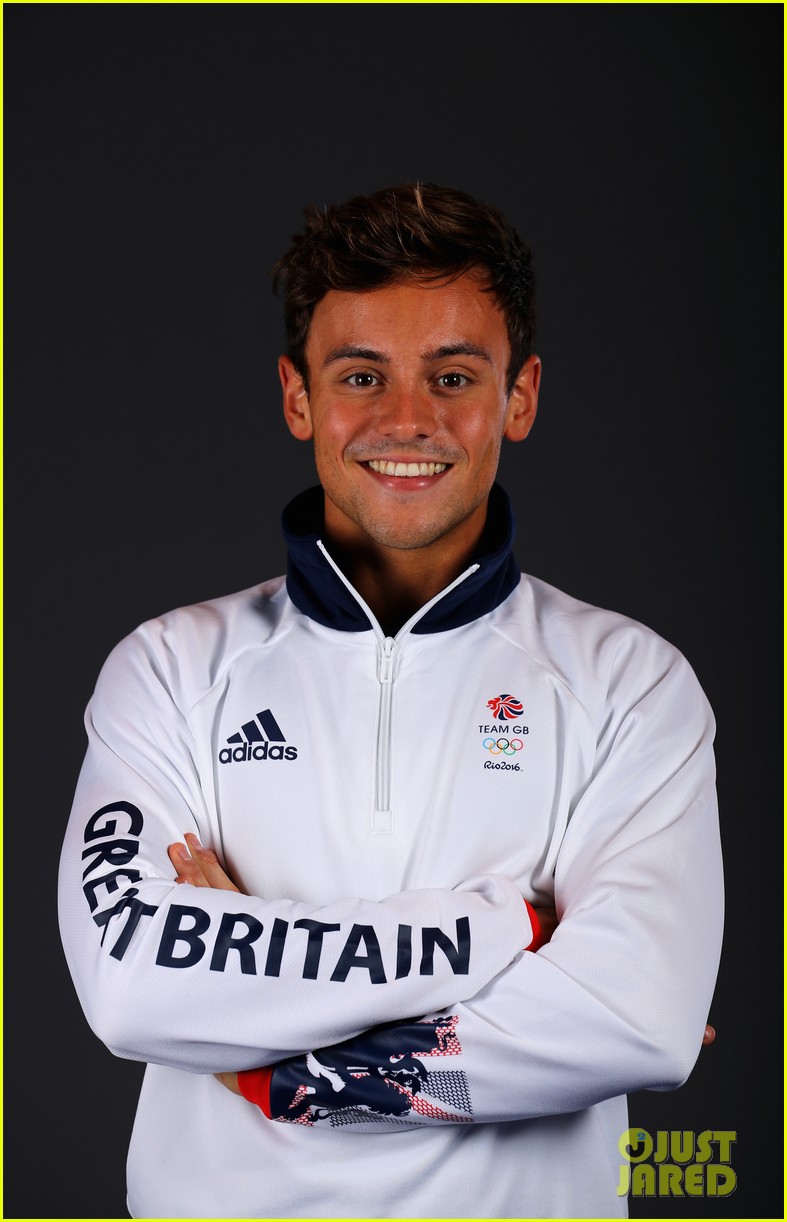 Tom Daley Poses in His Team GB Olympic Apparel! | Photo 991362 - Photo ...