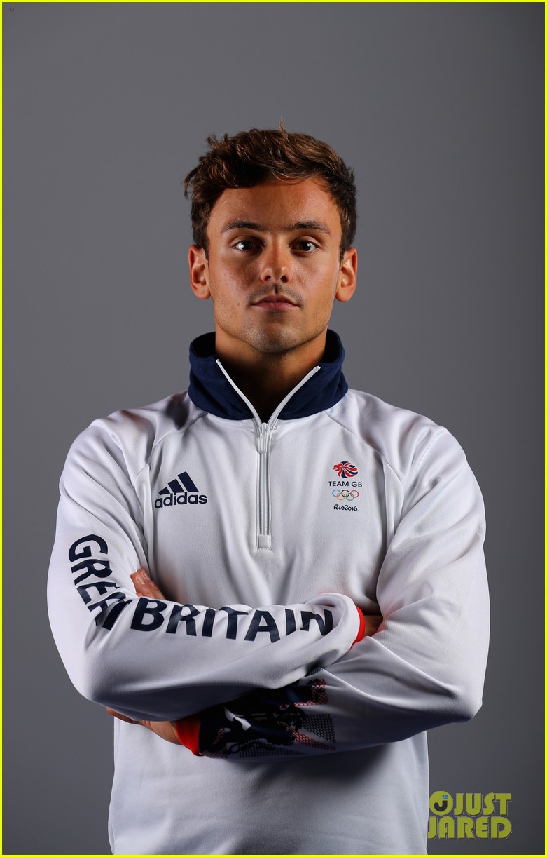 Tom Daley Poses in His Team GB Olympic Apparel! | Photo 991363 - Photo ...