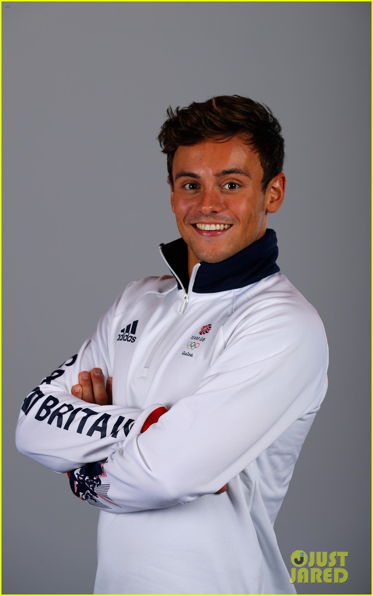 Tom Daley Poses in His Team GB Olympic Apparel! | Photo 991364 - Photo ...