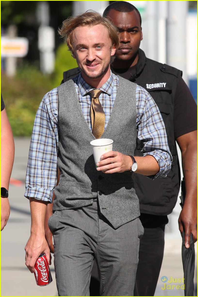 Grant Gustin Wears Flash Shirt To Talk 'The Flash' at Comic-Con | Photo ...