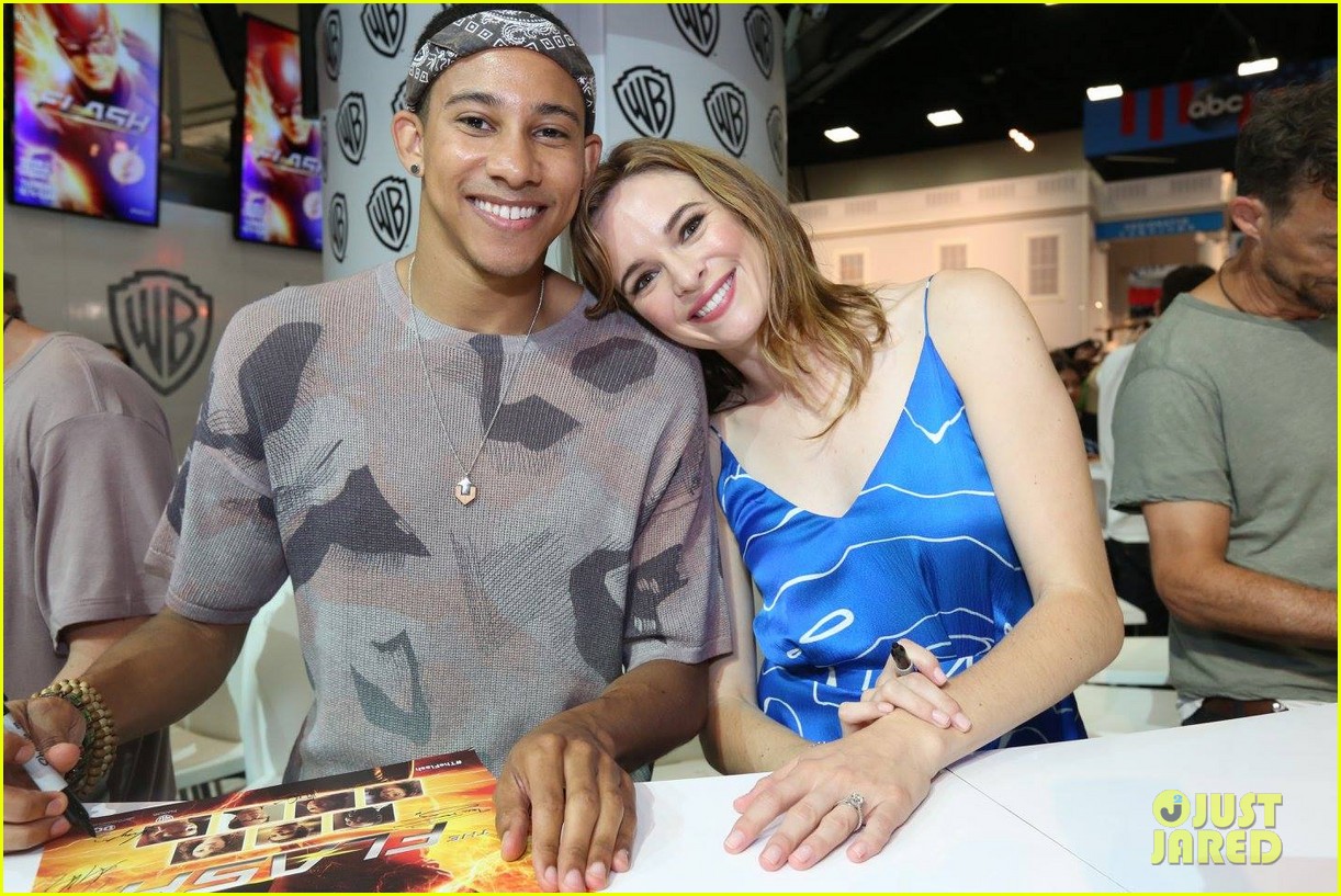 Danielle Panabaker Debuts Engagement Ring at 'Flash' Comic-Con Panel ...