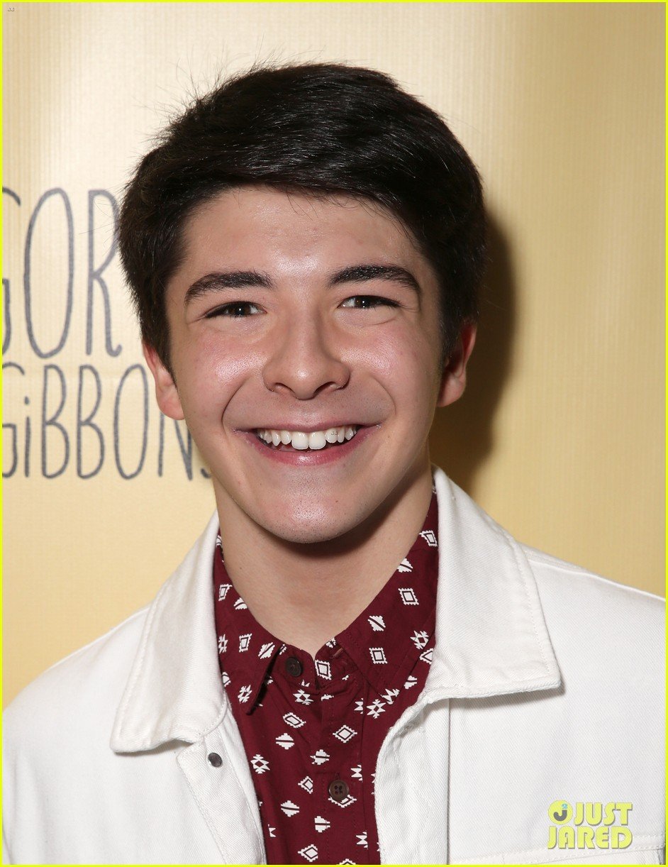 Full Sized Photo of sloane siegel gortimer gibbon cast season two ...