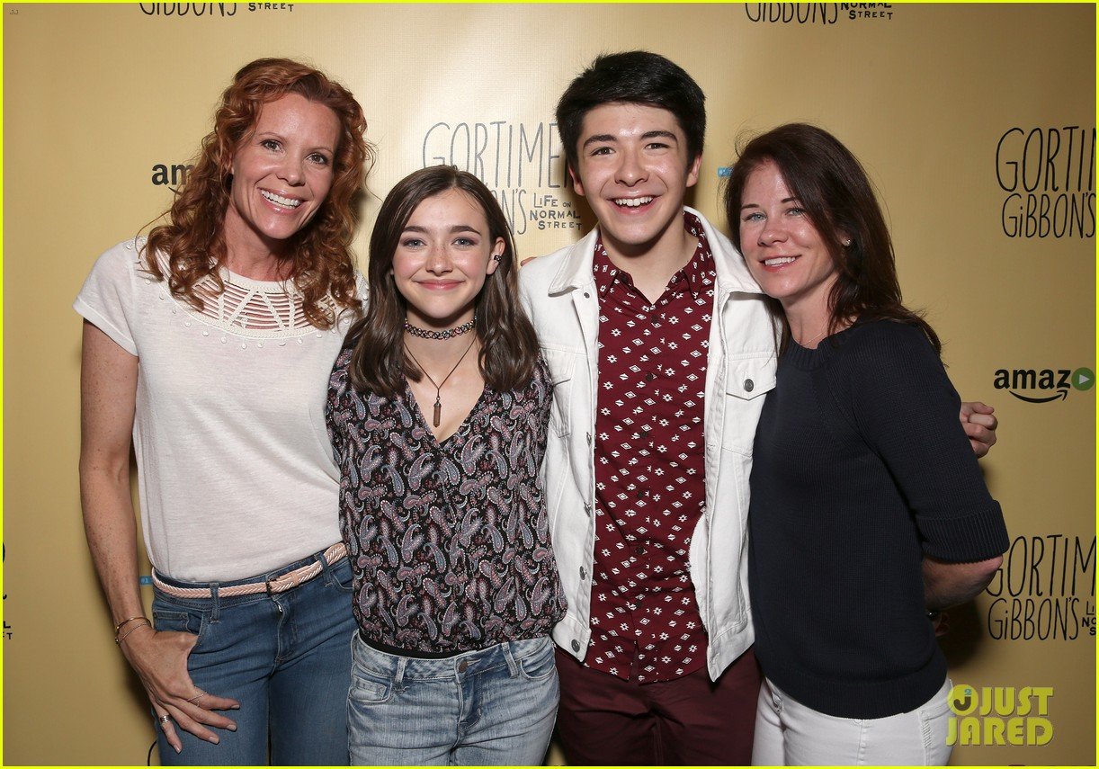 Sloane Siegel & 'Gortimer Gibbon's Life on Normal Street' Cast ...