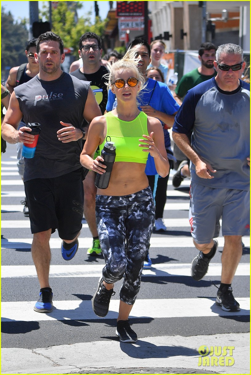 Derek Hough And Sister Julianne Lead Moveinteractive Run In Los Angeles Photo 993971 Photo