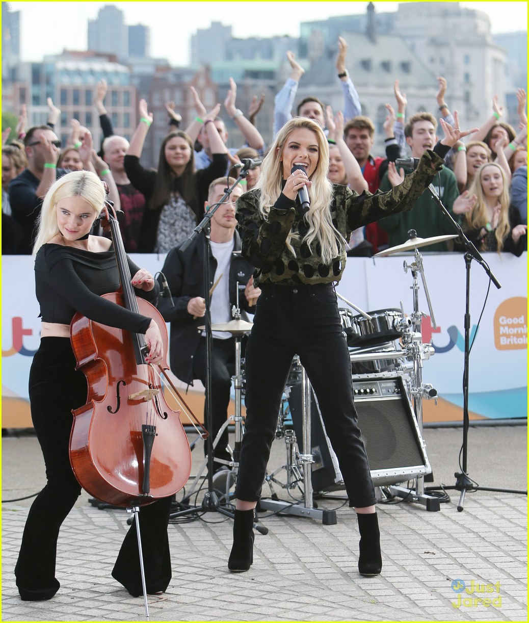 Full Sized Photo of louisa clean bandit itv studios tears performance ...